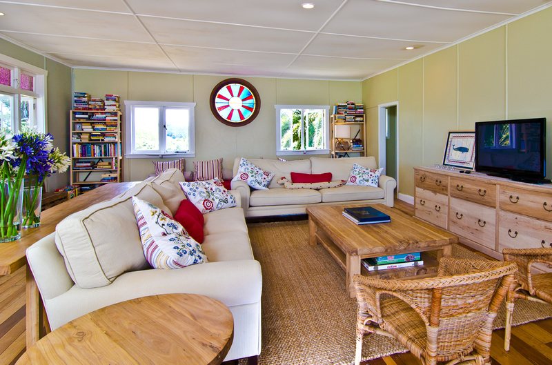 The Church House: Visit Waiheke Holiday Houses