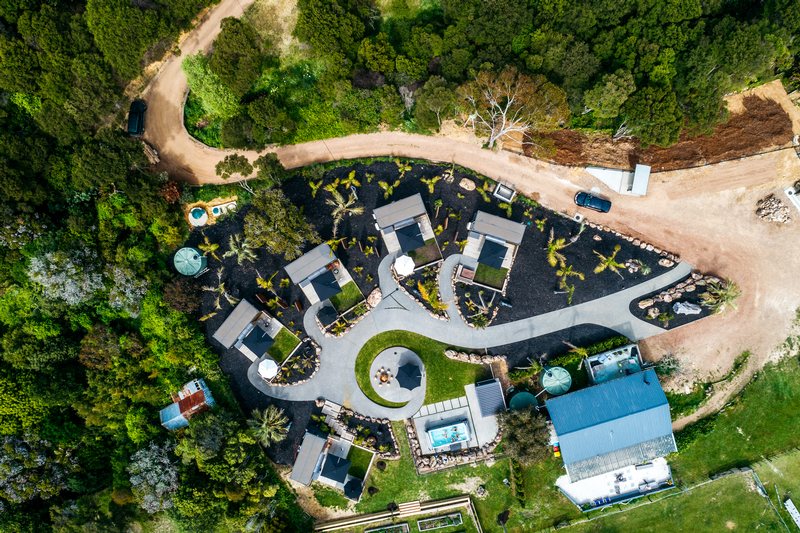 Ember Rock: Elephant Junction: Visit Waiheke Holiday Houses